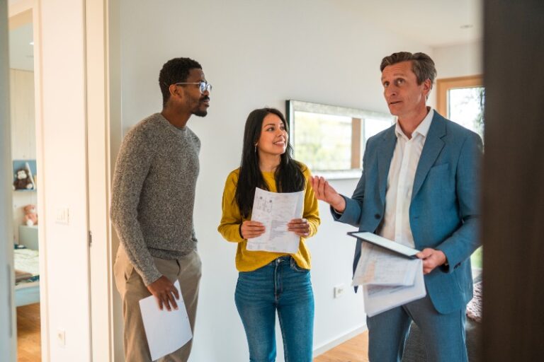 Difference Between Leasing and Renting an Apartment